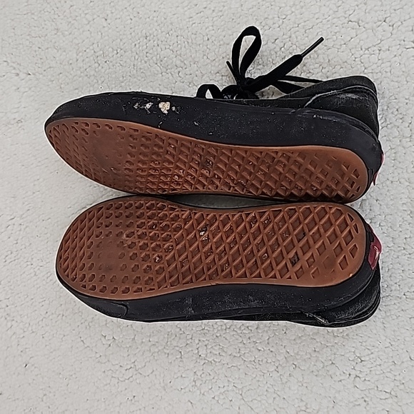 Vans | Shoes | Well Worn Vans 57698 Old Skool Classic Laceup Sneakers ...